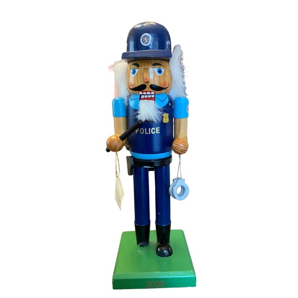 Holiday | 209 Limited Edition Nutcracker Collection Police Officer ...